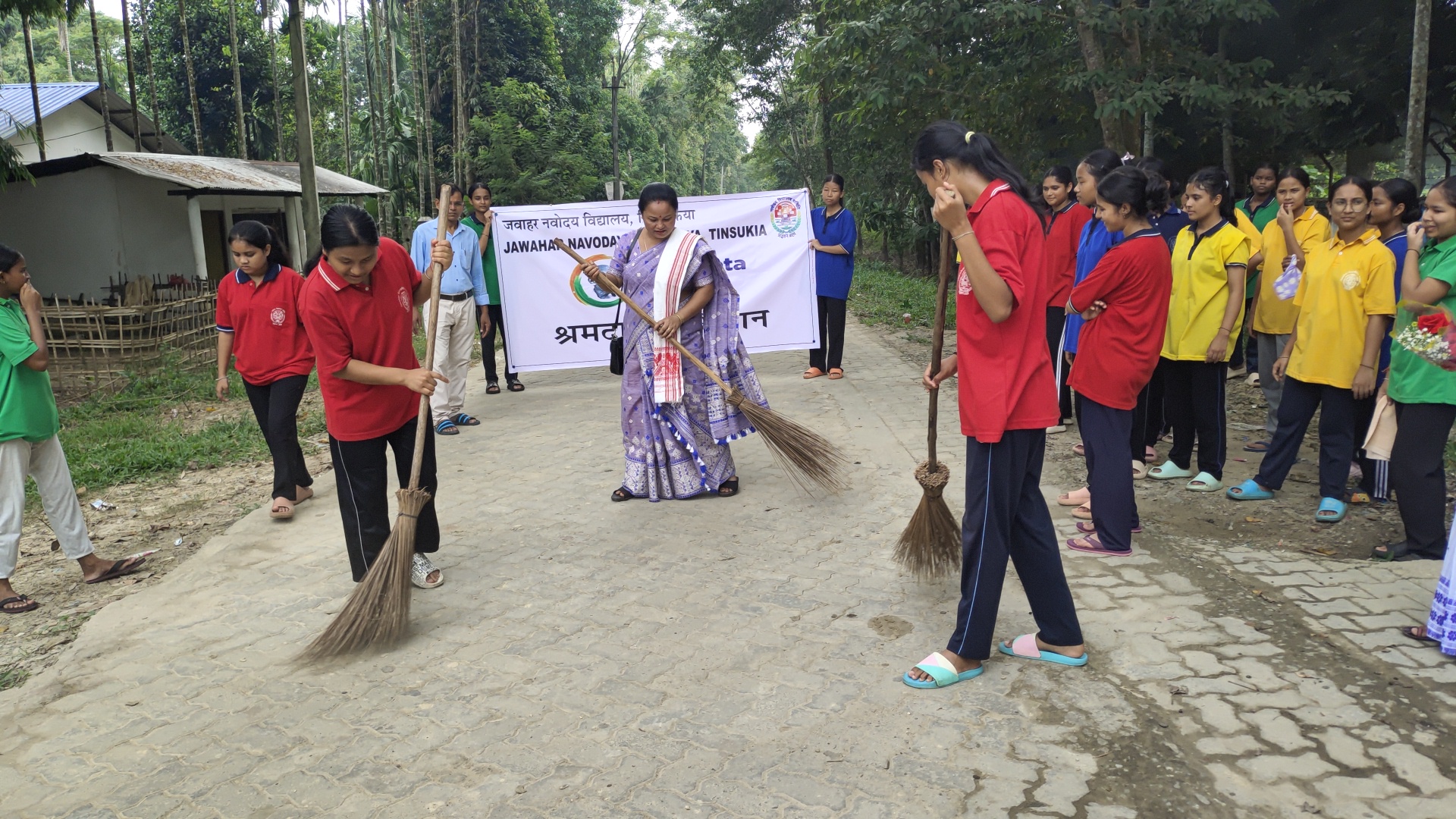 Shramdan Abhiyan - JNV TINSUKIA - NAVODAYA VAANI